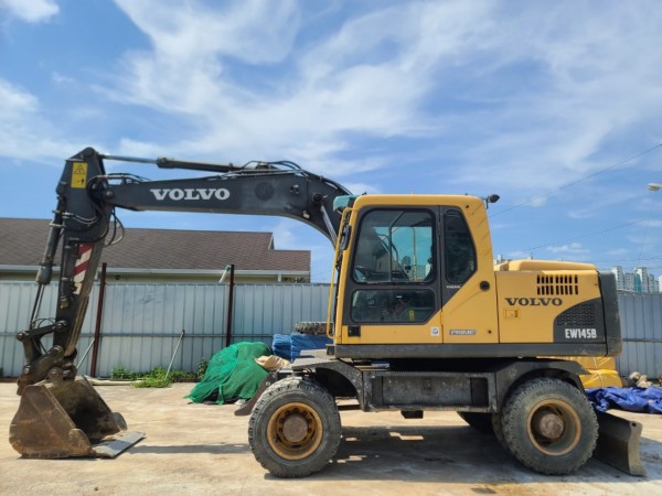 2014 Volvo Excavator EW145B > Products | Dong Book Co.,Ltd.